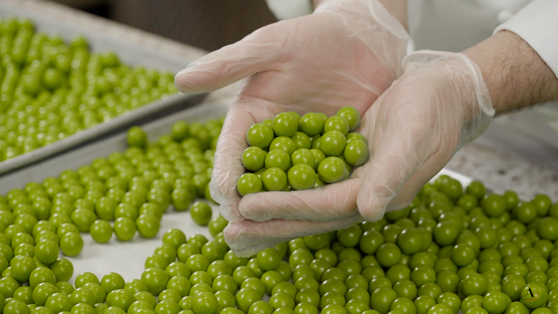 Fundamentals of Panning 2: Sealing Panning Products | chocolate-academy.com